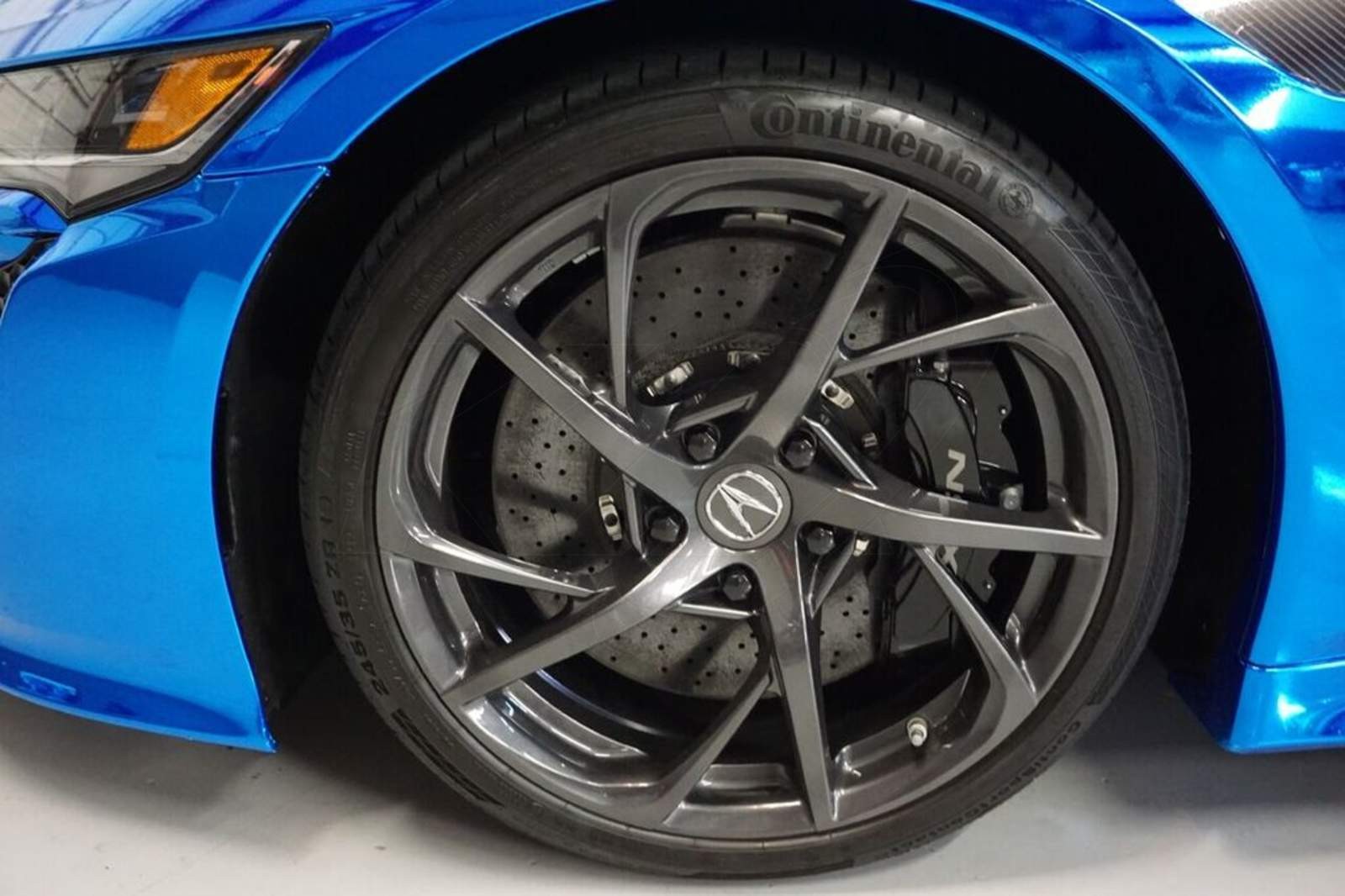 2018 Acura NSX – Custom Blue Lightening Vinyl Wrap