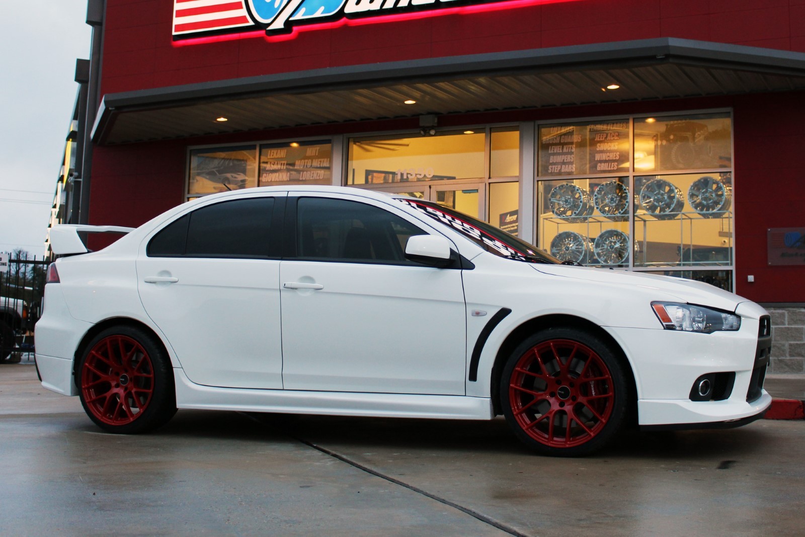 White 2015 Mitsubishi Lancer Evo